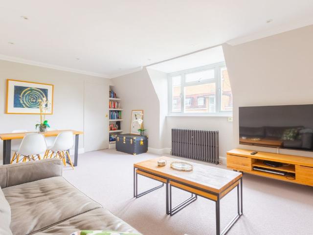 Elm Park Gardens, London SW10, 2 bed flat to rent, £5,000 pcm | PrimeLocation