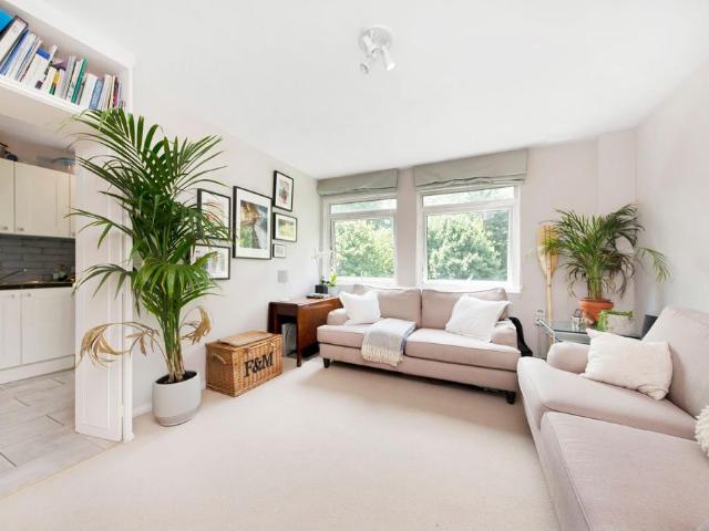 Elm Park Gardens, SW10 1 bed apartment to rent £3,012 pcm £695 pw