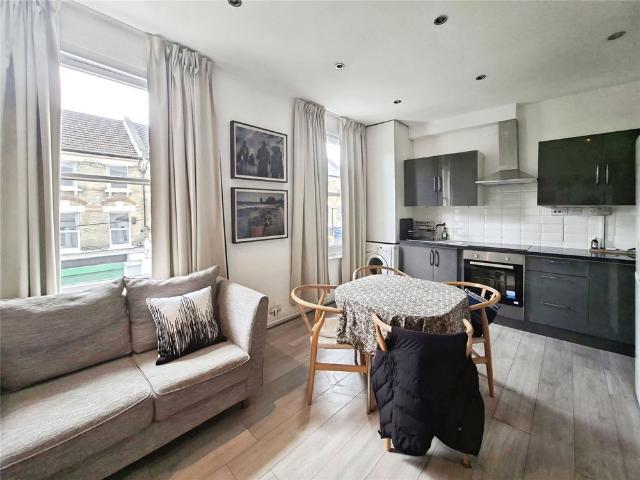 Elm Park, London, SW2 2TZ