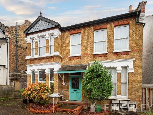 Elm Park Road, London N3, 2 bed flat to rent, £2,000 pcm | PrimeLocation