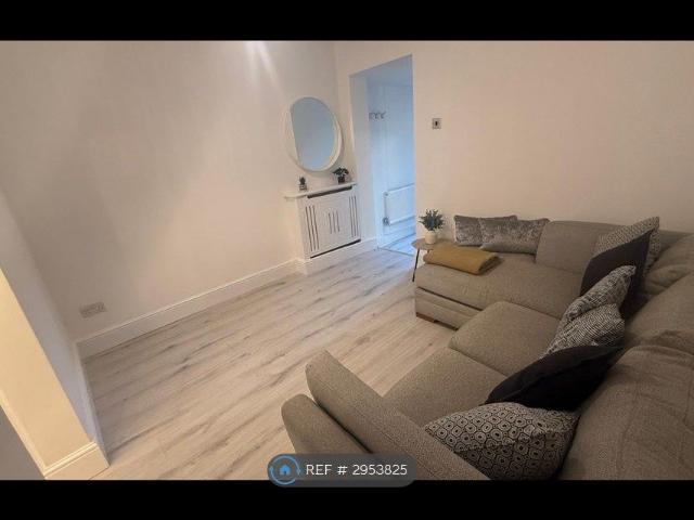 Elm Road, London E11, 1 bed flat to rent, £1,750 pcm | PrimeLocation