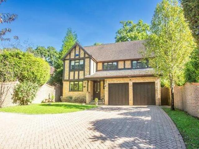 Elm Way, Heathfield, 5 Bedroom Detached