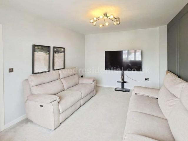 Elm Walk, Rayleigh