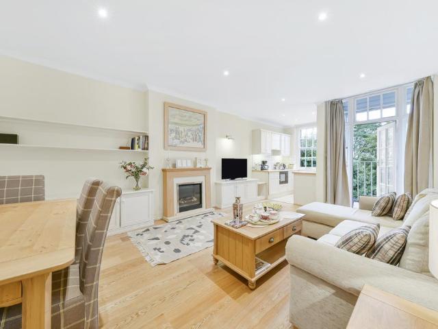 Elm Tree Court, Elm Tree Road, St. 1 bed flat to rent £4,500 pcm £1,038 pw