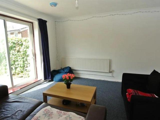 Elmbank Avenue, Englefield Green TW20, 4 bed end terrace house to rent, £2,000 pcm | PrimeLocation