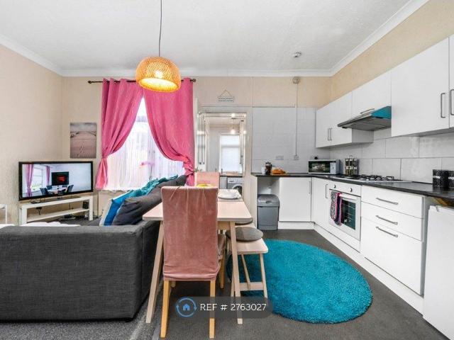 Elmbank Street, Bellshill ML4, 1 bed flat to rent, £1,500 pcm | PrimeLocation