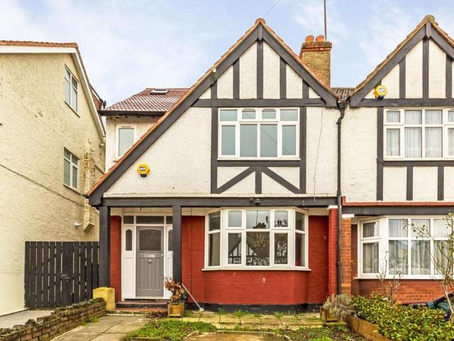 Elmbank Way, London W7 4 bed house to rent £3,300 pcm £762 pw