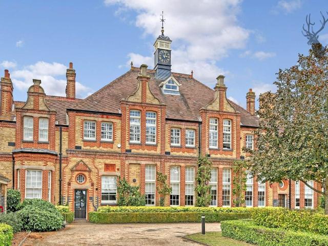 Elmbridge Hall, Fyfield CM5, 2 bed flat to rent, £1,800 pcm | PrimeLocation