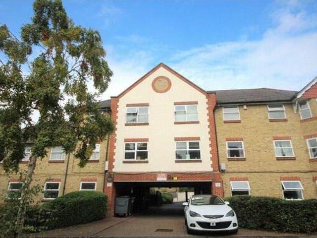Elmcourt Road, London, 2 Bedroom Apartment