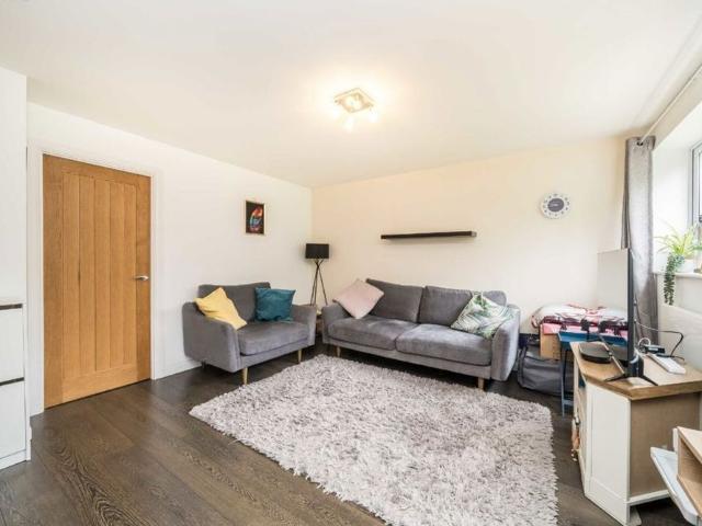 Elmcroft Close, W5, London