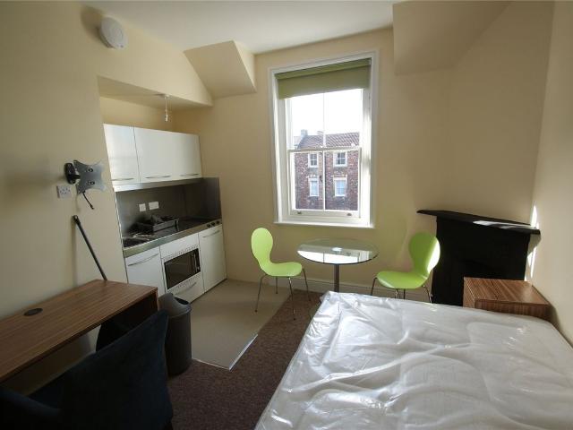 Elmdale Road Studio 12, 2nd Floor Back Right, Clifton, Bristol BS8, Studio to rent, £1,100 pcm | PrimeLocation