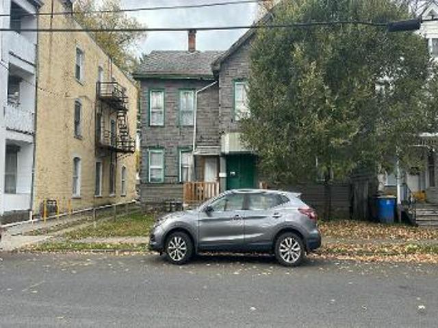 Elmendorf St