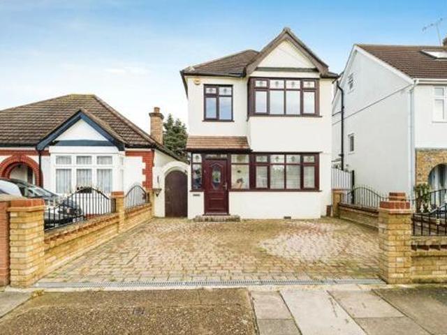Elmer Gardens, Rainham, 3 Bedroom Detached