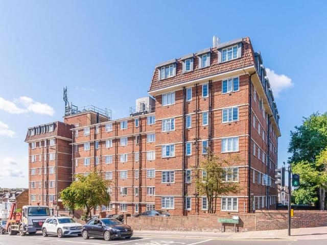 Elmers End Road, Anerley, London, SE20 2 bed flat to rent £1,800 pcm £415 pw