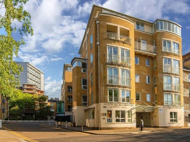 Elmfield Way, London W9 1 bed apartment to rent £2,250 pcm £519 pw