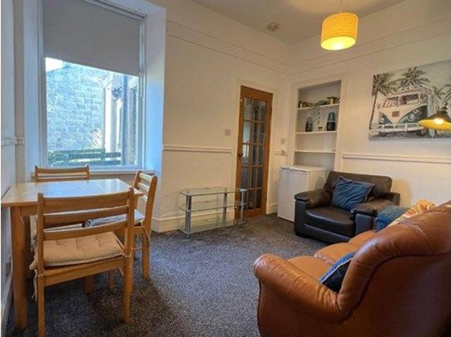 Elmfield Avenue, Aberdeen AB24, 3 bed flat to rent, £800 pcm | PrimeLocation