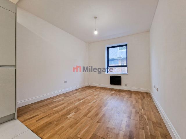Elmfield Road, Bromley BR1, 1 bed flat to rent, £1,325 pcm | PrimeLocation