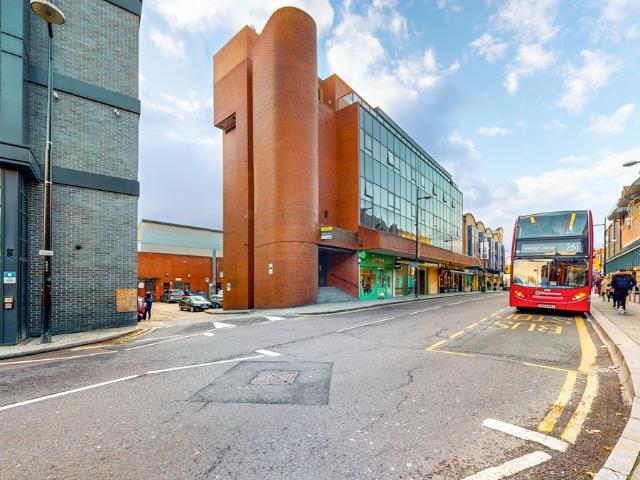 Elmfield Road, Bromley BR1, 1 bed flat to rent, £1,450 pcm | PrimeLocation
