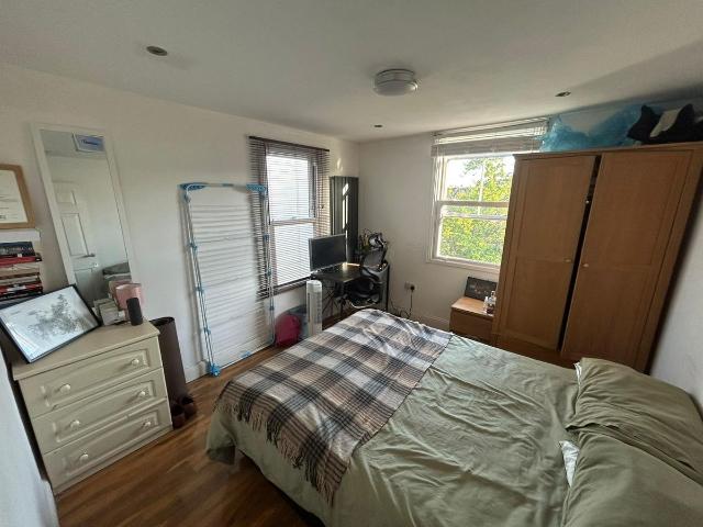 Elmfield Road, London SW17, Room to rent, £950 pcm | PrimeLocation