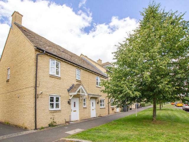 Elmhurst Way, Shilton Park, Carterton, Oxfordshire OX18, 2 bed terraced house to rent, £1,300 pcm | PrimeLocation