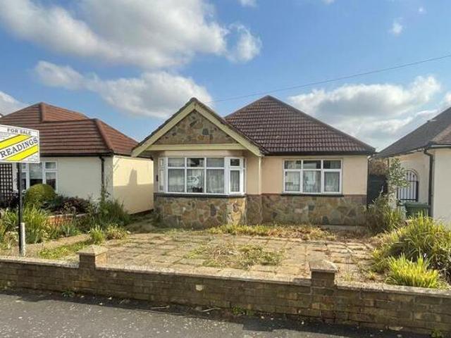Elmhurst Drive, Hornchurch, 3 Bedroom Bungalow