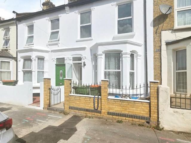 Elmhurst Road, London, E7 9PQ 4 bed terraced house to rent £3,500 pcm £808 pw