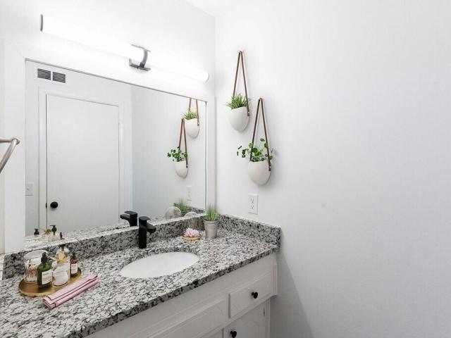 Elmington Park Flats 2 Bedroom Apartment for Rent at 2526 Sharondale Dr, Nashville, TN 37215 Green Hills