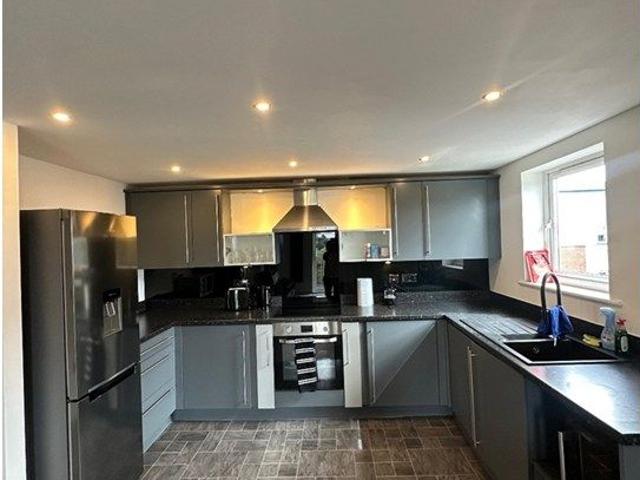 Elmira Way, Manchester M5, 3 bed flat to rent, £1,650 pcm | PrimeLocation