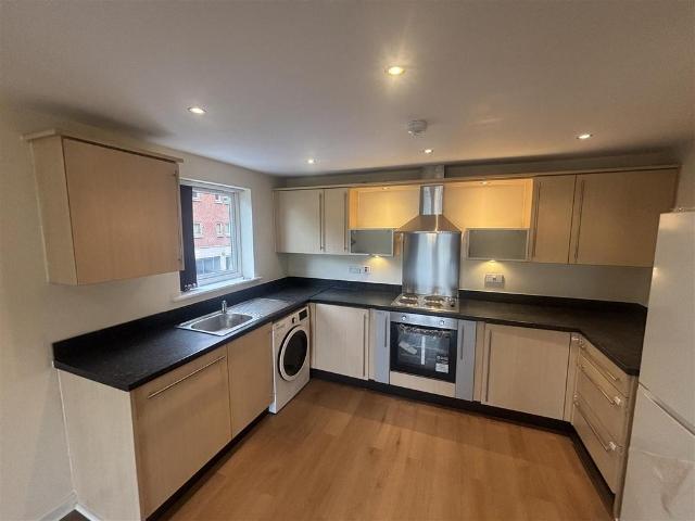 Elmira Way, Salford 2 bed apartment to rent £1,050 pcm £242 pw