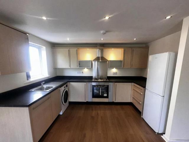 Elmira Way, Salford 2 bed apartment to rent £1,150 pcm £265 pw