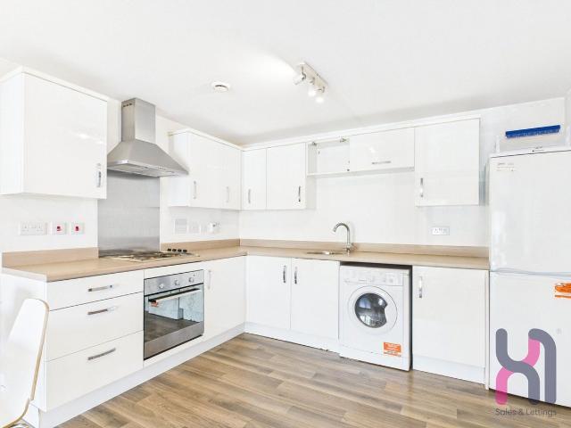 Elmira Way, Salford M5, 2 bed flat to rent, £1,250 pcm | PrimeLocation