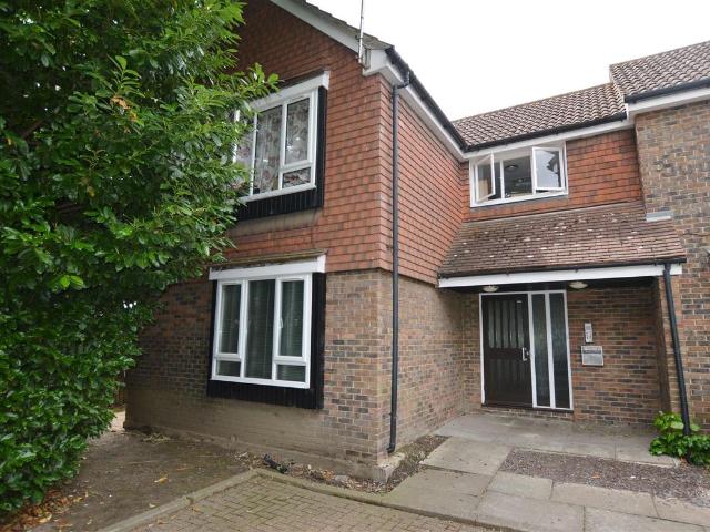 Elmley Close, Beckton, London E6, Studio to rent, £1,100 pcm | PrimeLocation