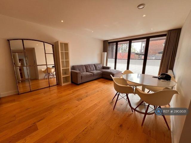Elmore Street, London, N1 2 bed flat to rent £3,000 pcm £692 pw