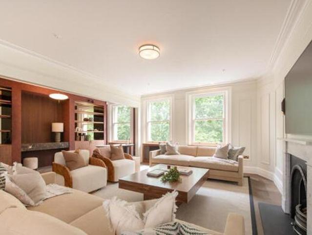 Elms Mews, London, 3 Bedroom Penthouse