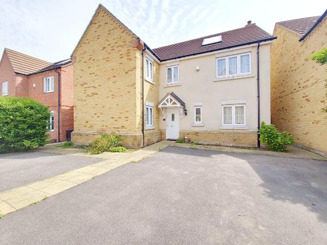 Elms Close, Hornchurch RM11, 4 bed detached house to rent, £2,800 pcm | PrimeLocation