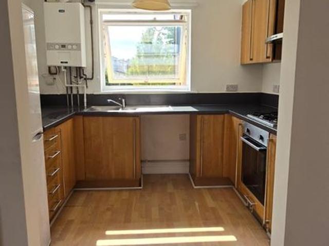 Elms Court, Commonside Road, Essex CM187Ju CM18, 2 bed flat to rent, £1,500 pcm | PrimeLocation