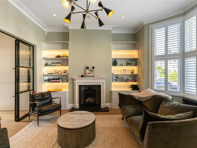 Elms Crescent, London, SW4 5 bed terraced house to rent £8,500 pcm £1,962 pw