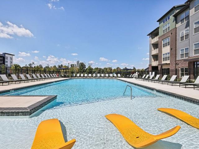 Elms Shady Grove 3 Bedroom Apartment for Rent at 10031 Blackwell Rd, Rockville, MD 20850