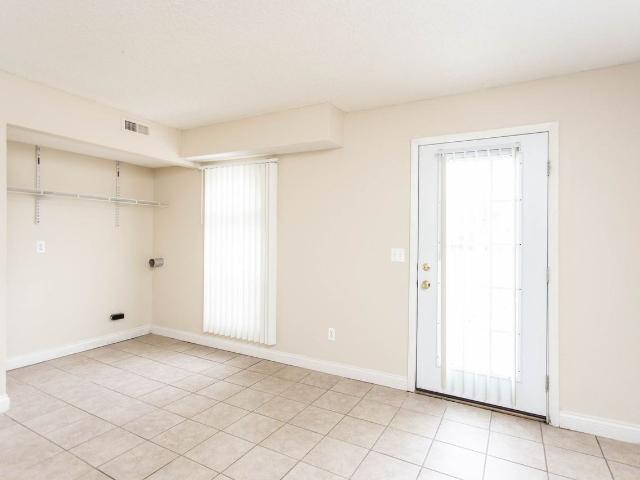 Elms 1 Bedroom Apartment for Rent at 4334 Appian Way W, Columbus, OH 43230 Appian