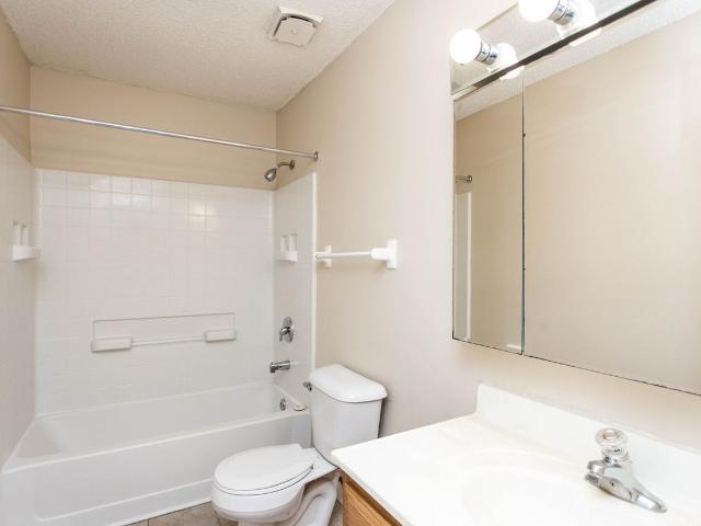 Elms 2 Bedroom Apartment for Rent at 4334 Appian Way W, Columbus, OH 43230 Appian