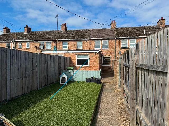 Elmside, Emneth, Wisbech PE14, 2 bed terraced house to rent, £825 pcm | PrimeLocation