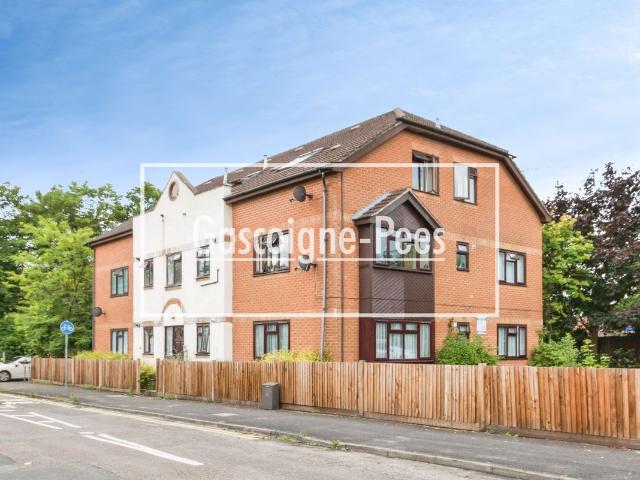 Elmsleigh Road, Farnborough GU14, 2 bed flat to rent, £1,200 pcm | PrimeLocation