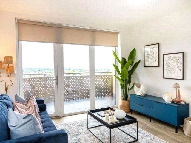 Elmsleigh Road, Staines upon Thames, Surrey, TW18 4AZ