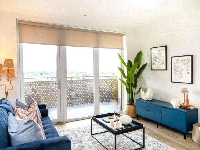 Elmsleigh Road, Staines upon Thames, Surrey, TW18 4AZ