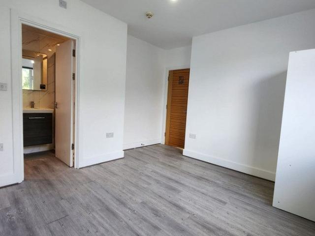 Elmstead Avenue, Wembley HA9, Room to rent, £1,100 pcm | PrimeLocation