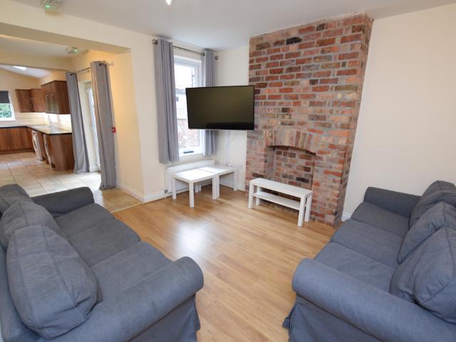 Elmsthorpe Avenue Room 1