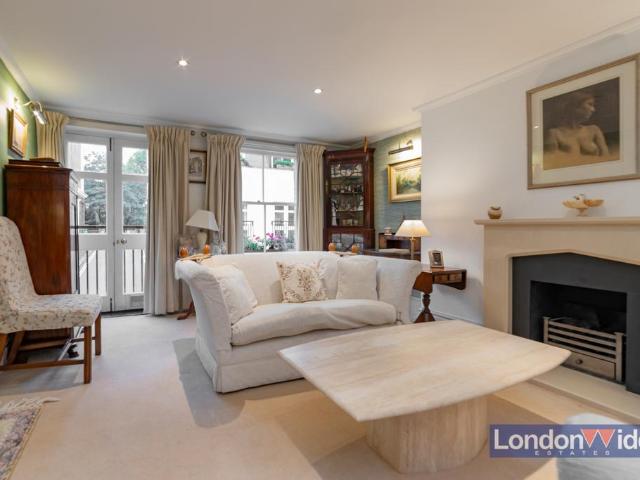 Elnathan Mews, Lilttle Venice, W9 3 bed mews to rent £5,300 pcm £1,223 pw