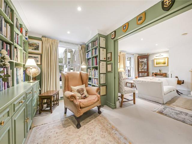 Elnathan Mews, London, W9 3 bed mews to rent £5,300 pcm £1,223 pw