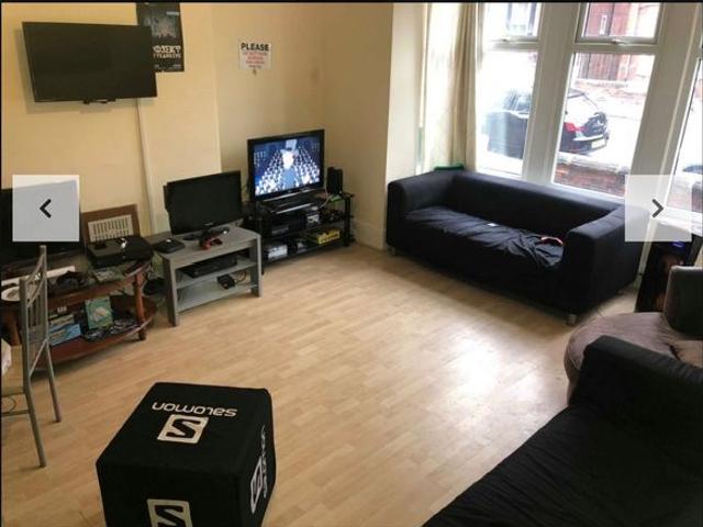 Eloise Has a House