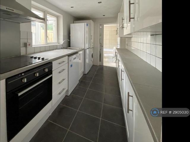 Eland Road, Croydon, CR0 3 bed end of terrace house to rent £2,100 pcm £485 pw